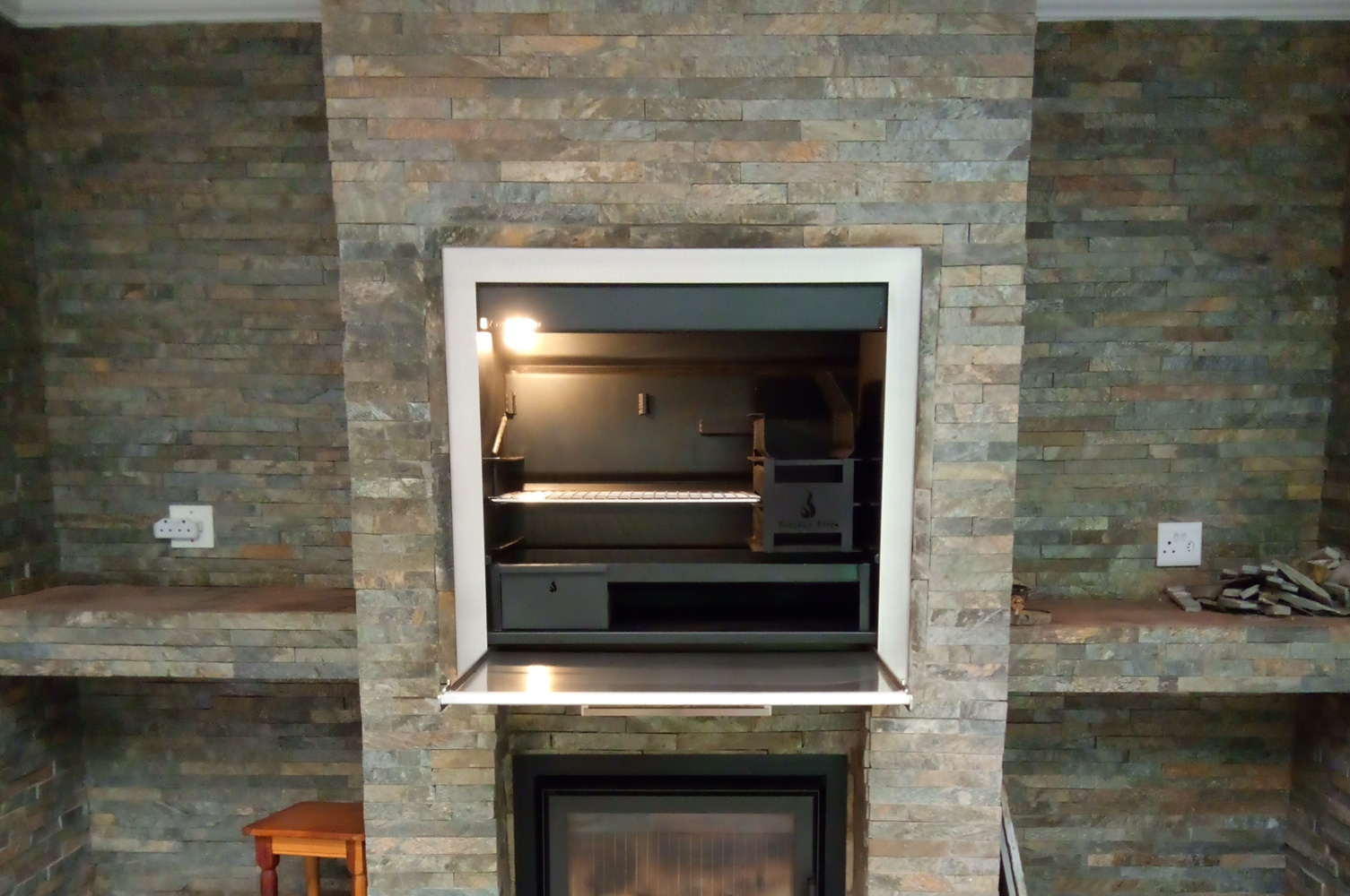 800 mm Professional Built-in Braai with stainless steel facade and ...