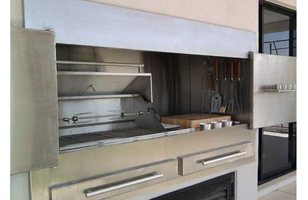 1500 mm Custom Braai with 3Burner Hob Grill